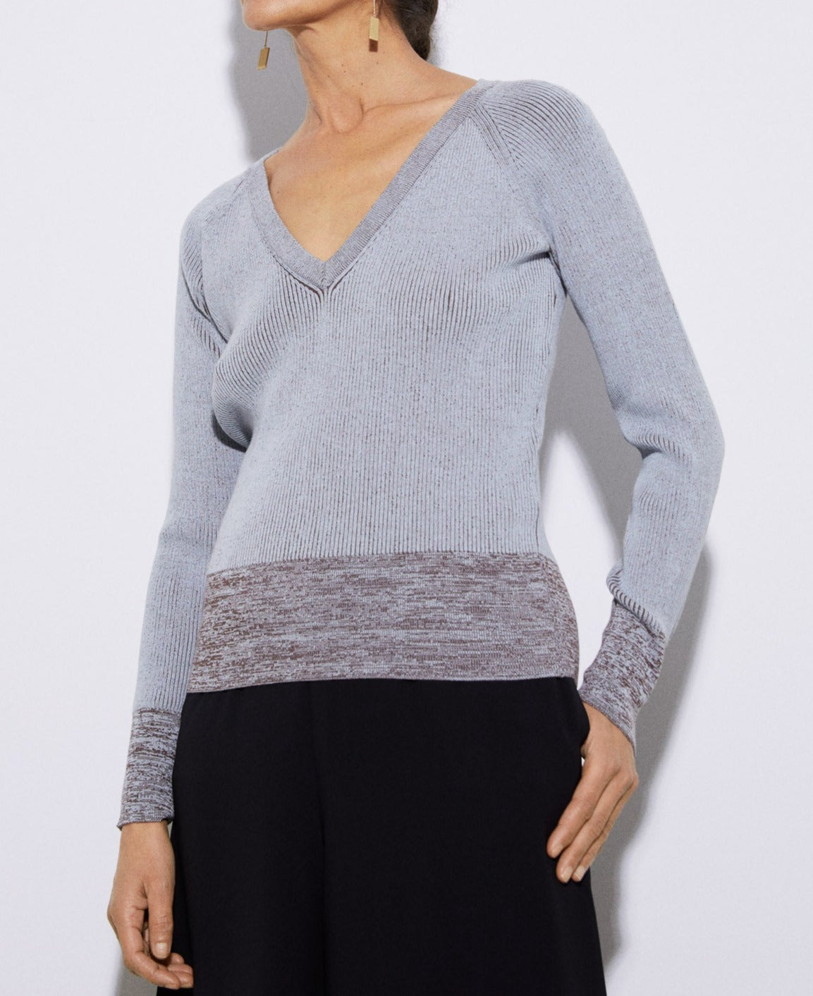 Blue/White V-Neck Viscose Knitted Sweater – Love Persimmon