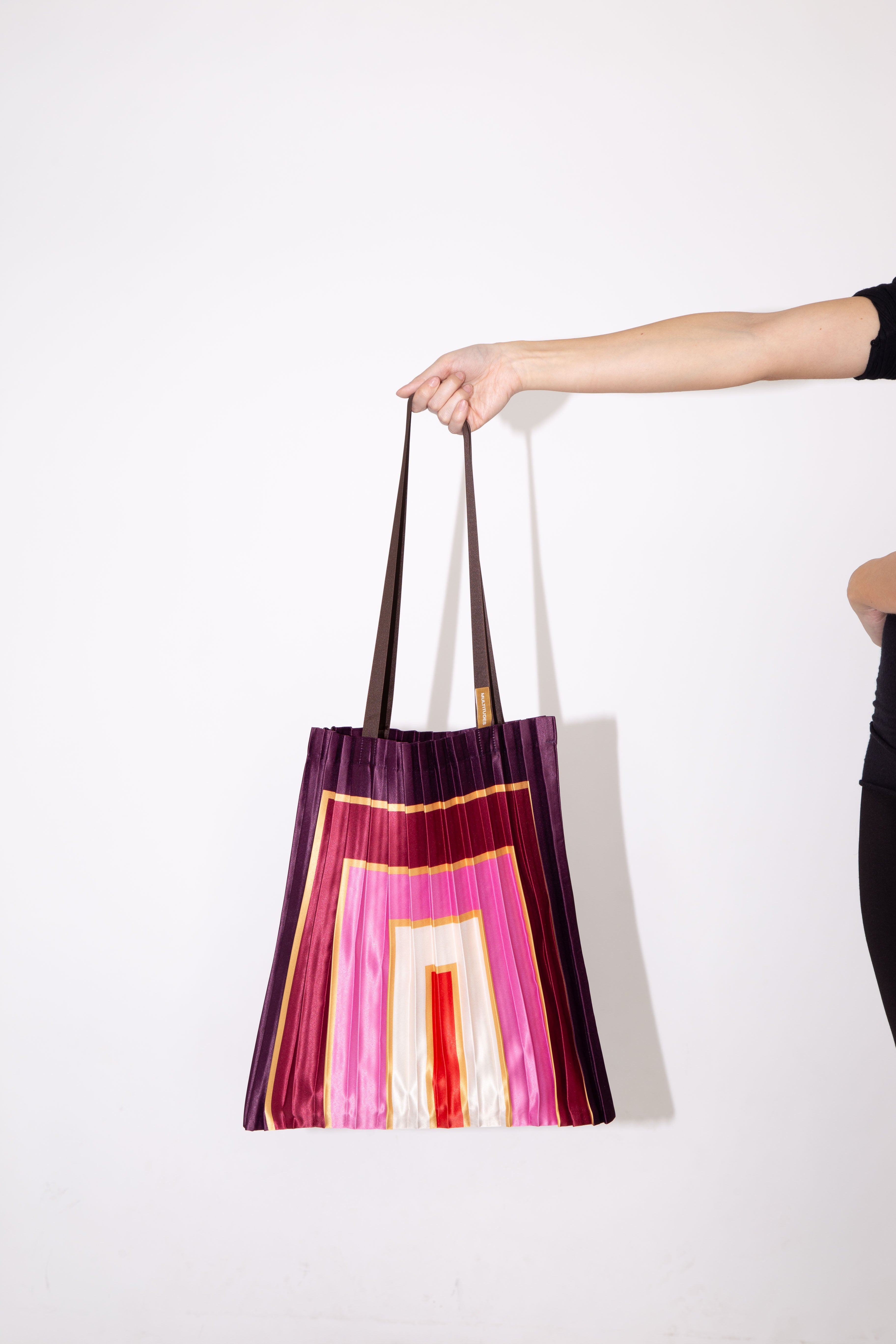 Multitudes Satin Pleated Villasimius Tote Bag – Love Persimmon