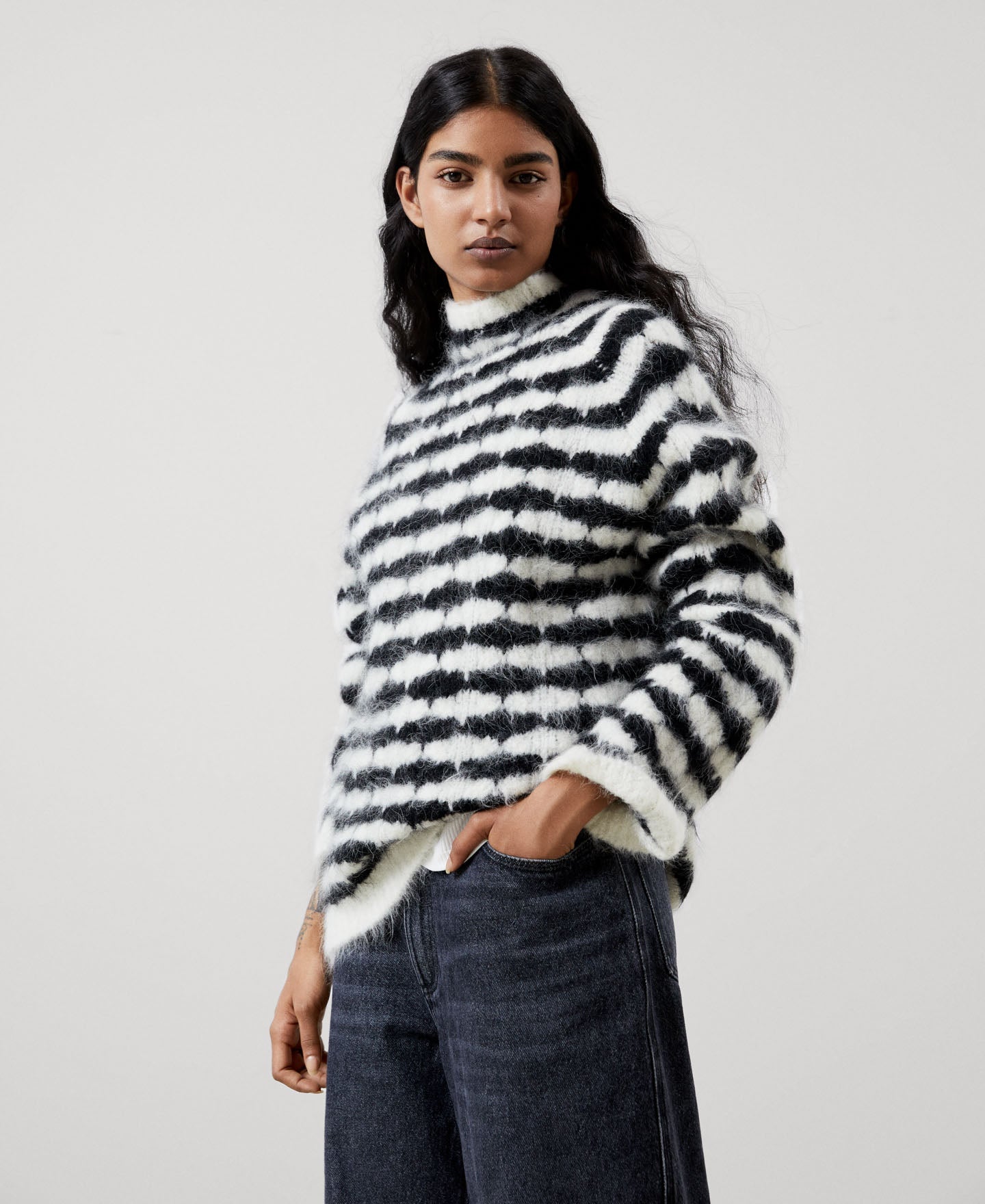White And Black Sweater – Love Persimmon